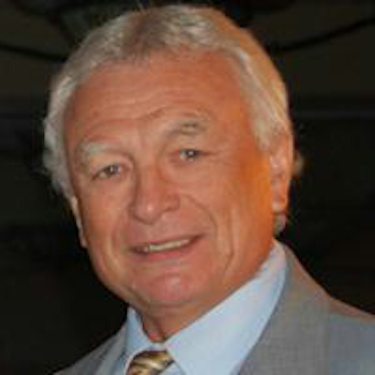 Mammo expert Tabár releases breast health book in 3D format | AuntMinnie