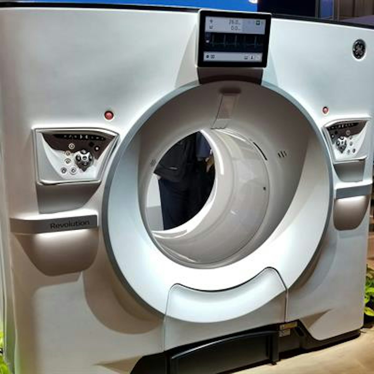 New AI platform, CT scanner pace GE launches at RSNA 2018 | AuntMinnie