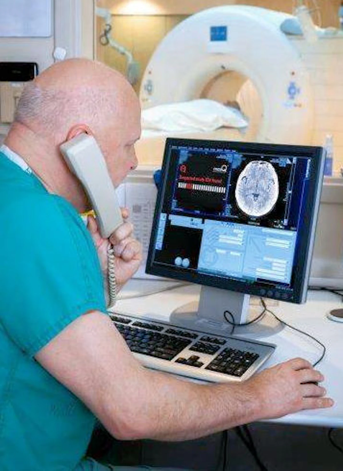 MaxQ AI adds new tools to Accipio ICH software | AuntMinnie